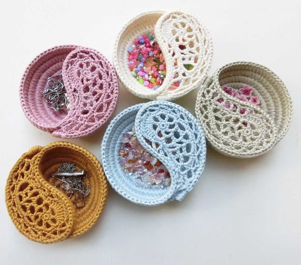 Free Pattern for a Knitted Bowl