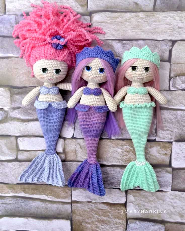 Free pattern for knitted mermaid doll
