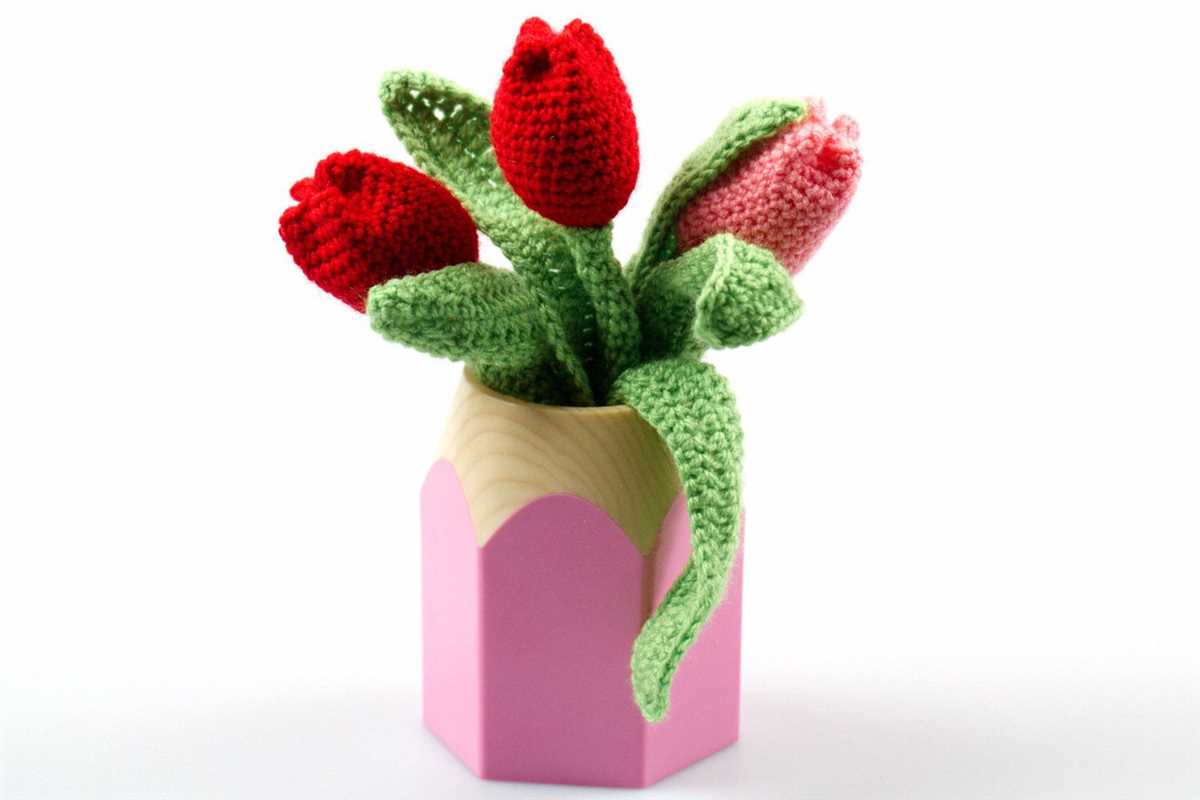 Knit a Beautiful Tulip with this Simple Pattern