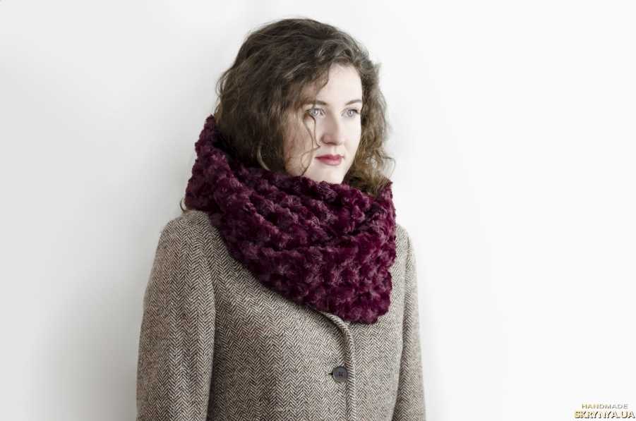 Cozy up with this chic faux fur scarf knitting pattern