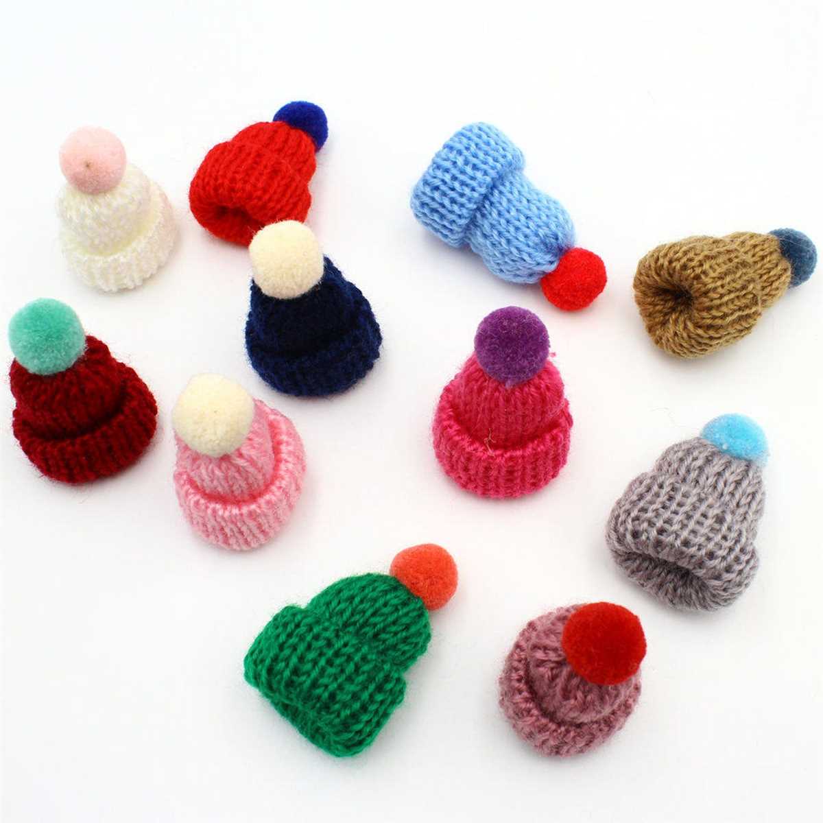 Cozy Winter Style: Knit Your Own Pom Pom Hat