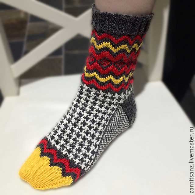 Cozy Socks: a Free Knitting Pattern for Worsted Weight Yarn