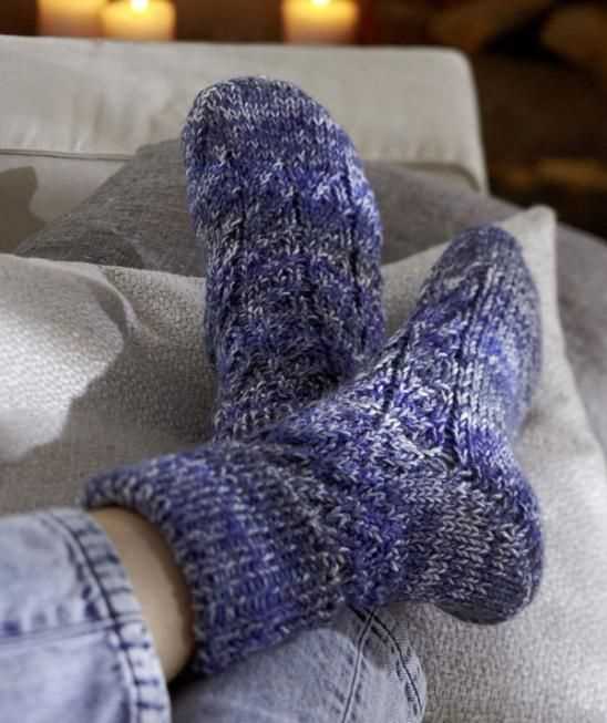 Cozy Socks: a Free Knitting Pattern for Worsted Weight Yarn