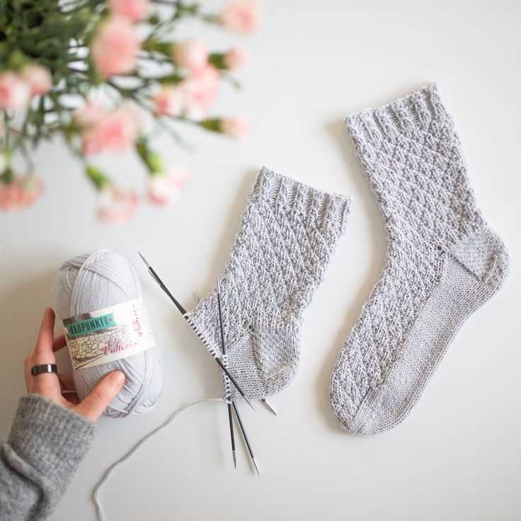 A Step-by-Step Guide to Knitting Tube Socks