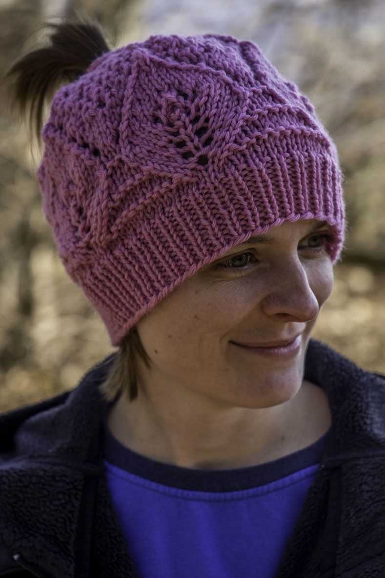 Knit a Ponytail Hat for Free: Grab the Pattern Now!