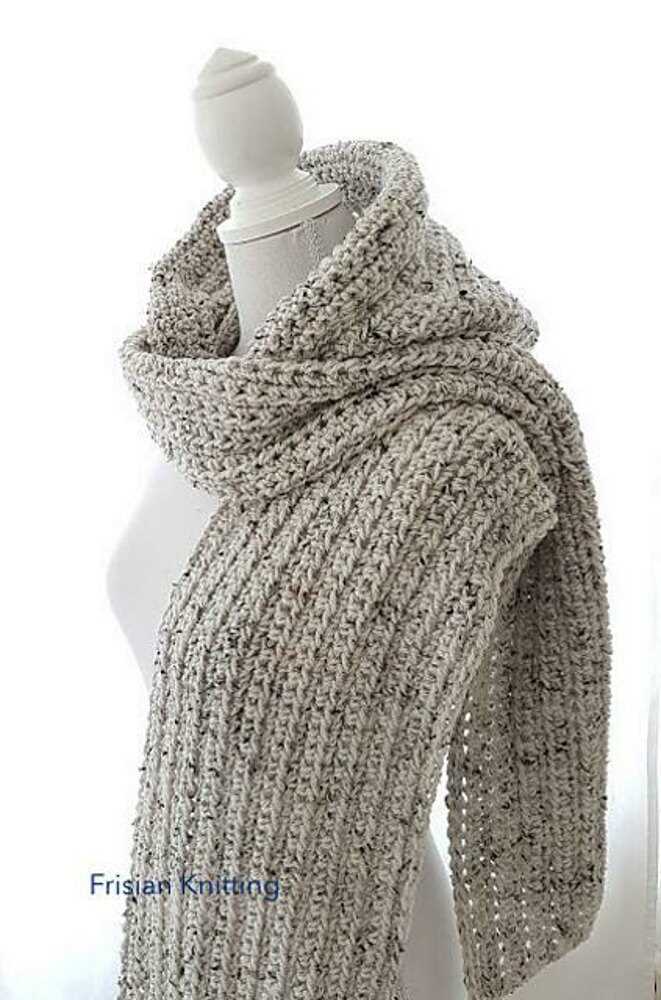 Free pattern for a knitted scoodie