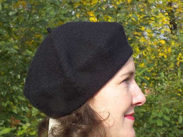Effortlessly Knit a Beret with This Simple Pattern